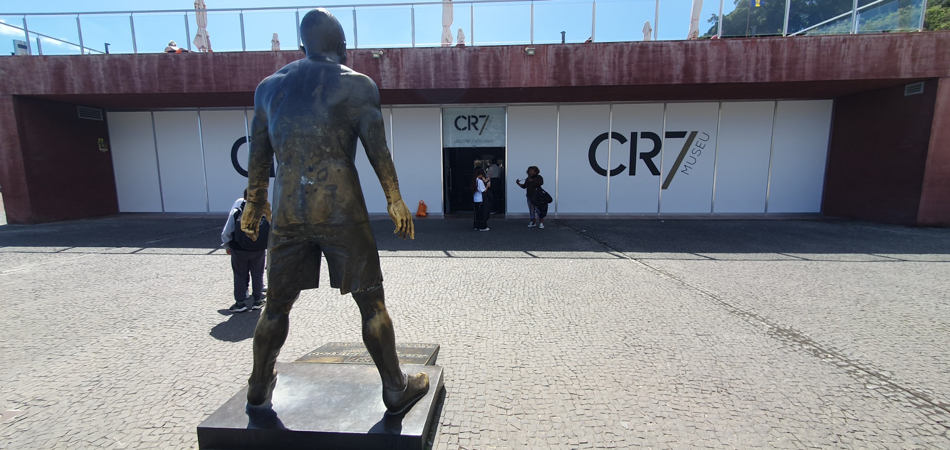 Estatua de Cristiano Ronaldo en Madeira